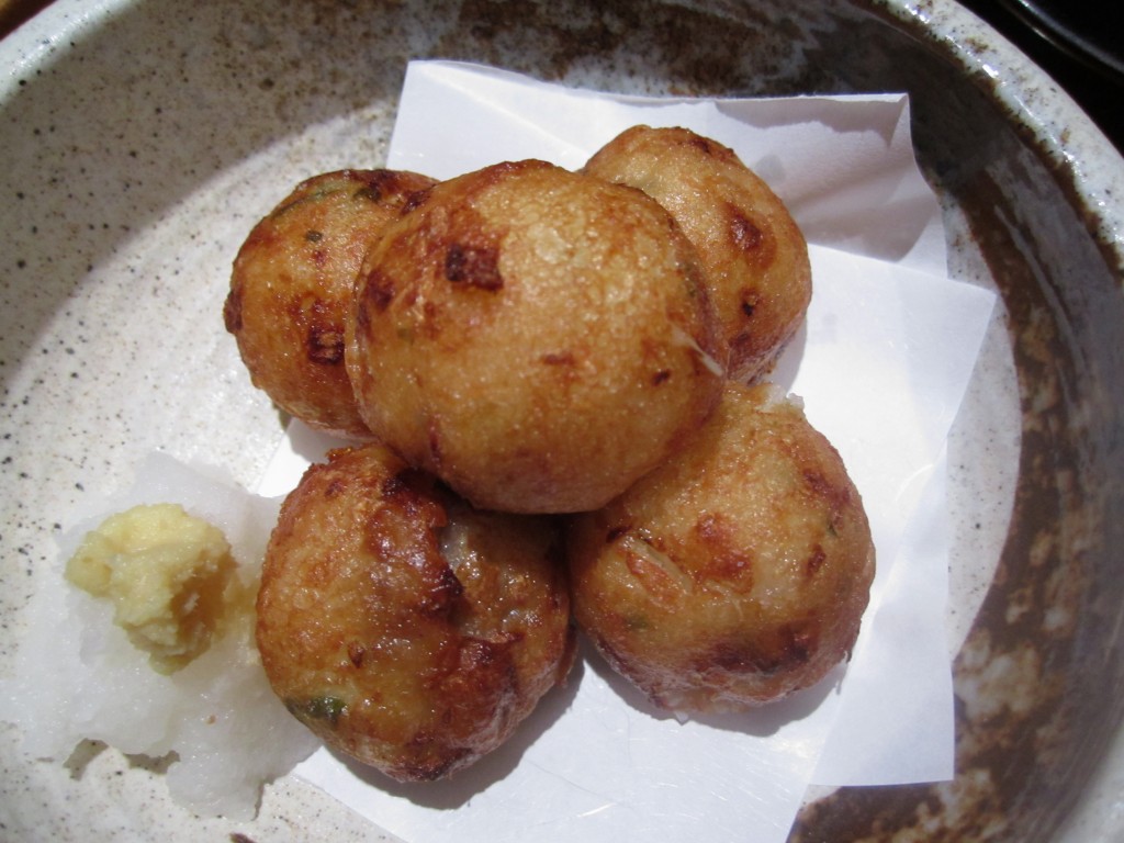 Fried octopus balls (takoyaki)